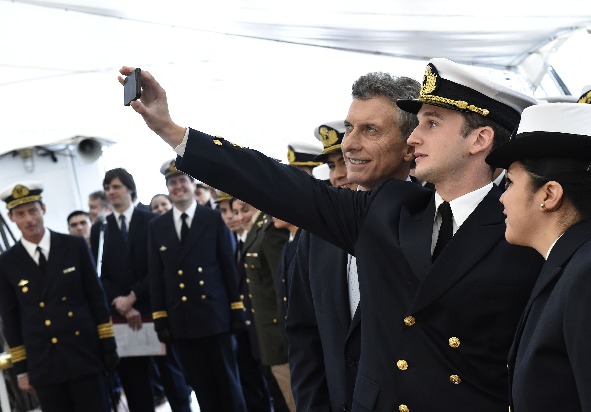 El presidente Macri dio la orden de zarpada de la Fragata Libertad El presidente Macri dio la orden de zarpada de la Fragata Libertad