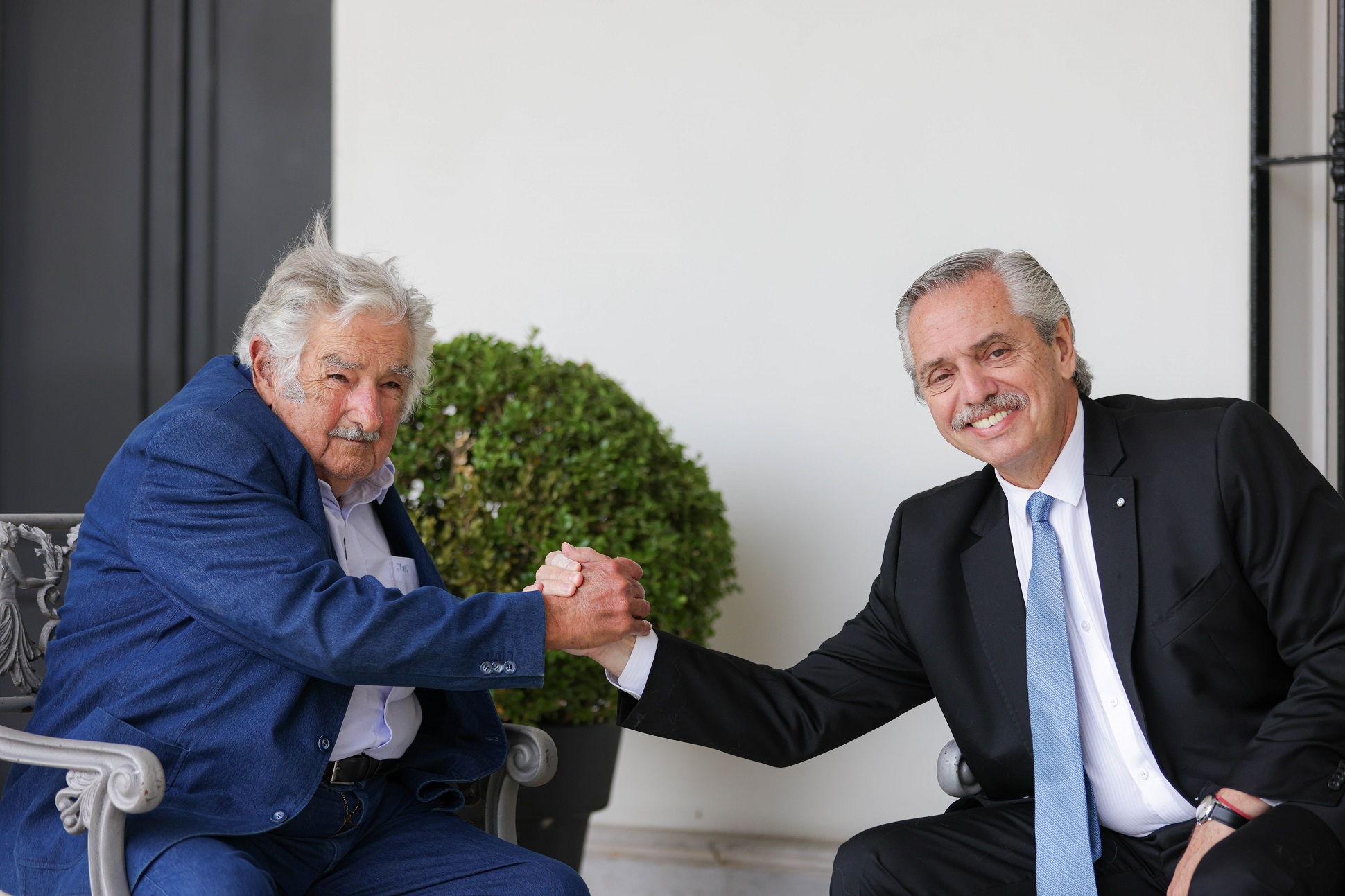 El presidente se reunió con el ex mandatario de Uruguay, José Mujica