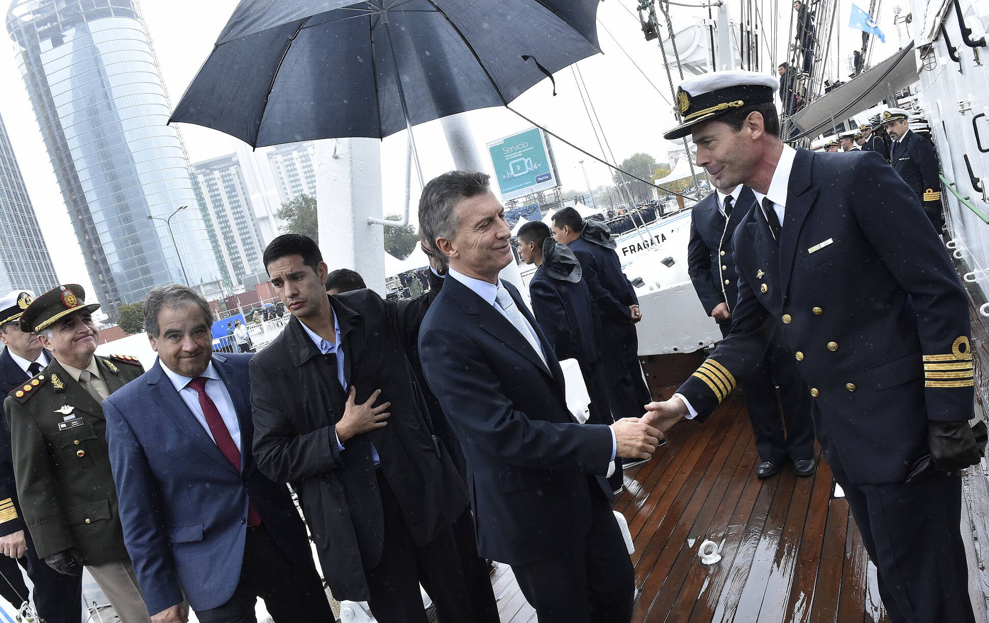 El presidente Macri dio la orden de zarpada de la Fragata Libertad El presidente Macri dio la orden de zarpada de la Fragata Libertad
