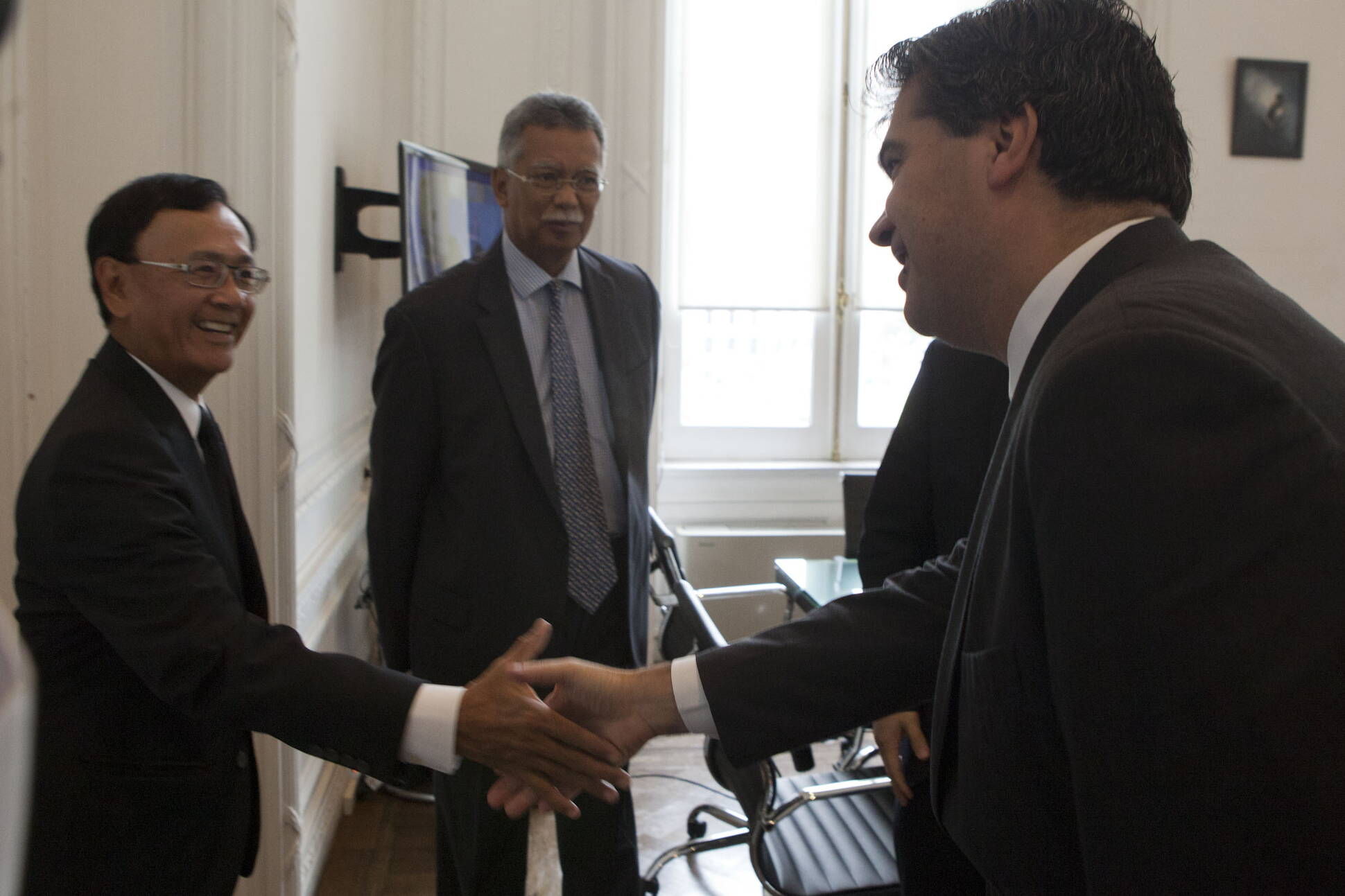 Capitanich se reunió con directivos de la firma Petronas